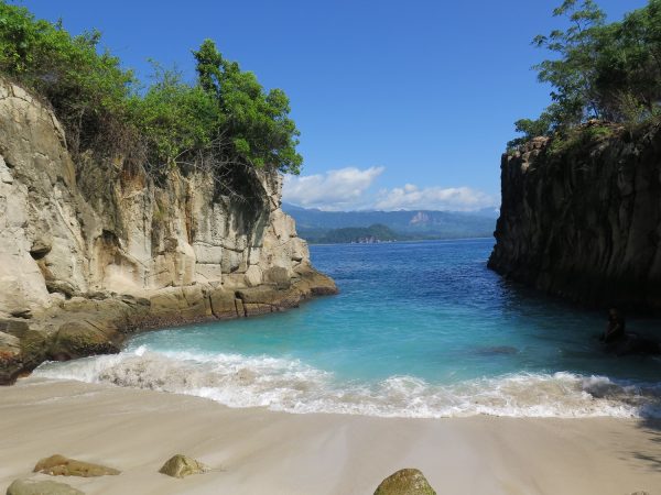 Wisata Sulawesi Boltim - Pantai Patokan dan Tanjung Silar - Indonesia A-Z